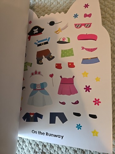 Sticker Friends: Kitten : 300 Reusable Stickers by Roger Priddy (2016 ...