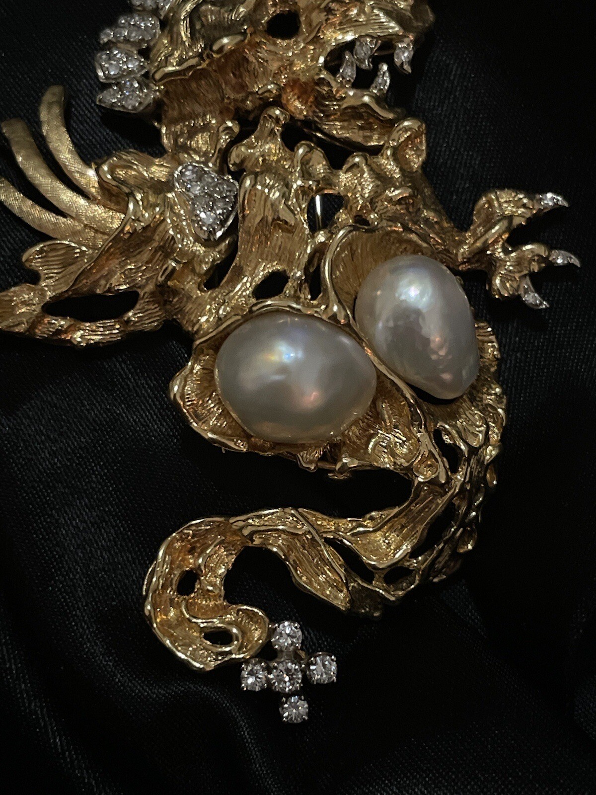 RARE VINTAGE 18kt GOLD & DIAMOND “ DRAGON “ BROOCH - Gem