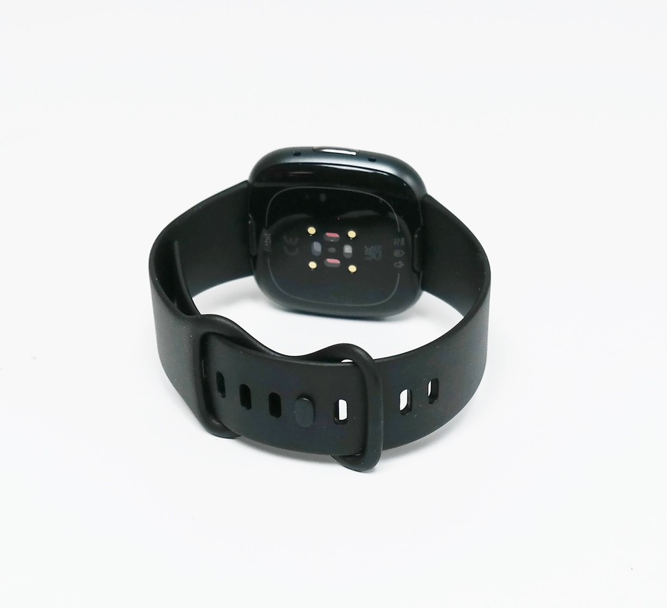 Fitbit Versa 4 Fitness Smartwatch FB523BKBK-US Graphite Aluminum ...