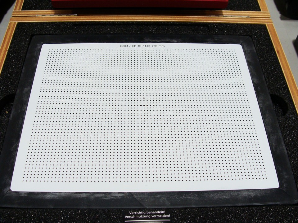 GOM Atos Core 135 Metrology 3D Scanner W/ Calibration Panel & Case - NO ...