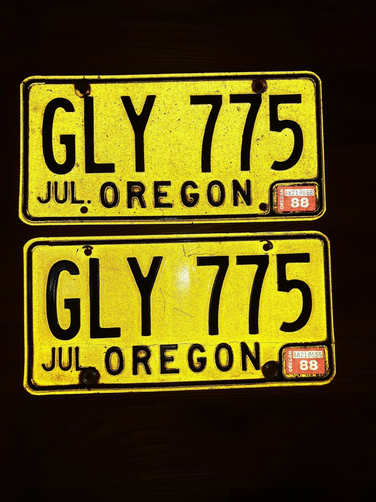 1 matched pair 1988 Vintage Oregon License Plates navy blue on high vis ...
