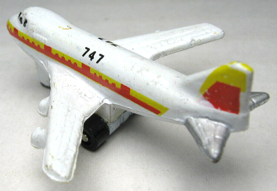 VINTAGE 1987 GALOOB MICRO MACHINES BOEING 747 JET AIRPLANE WHITE W/ RED ...