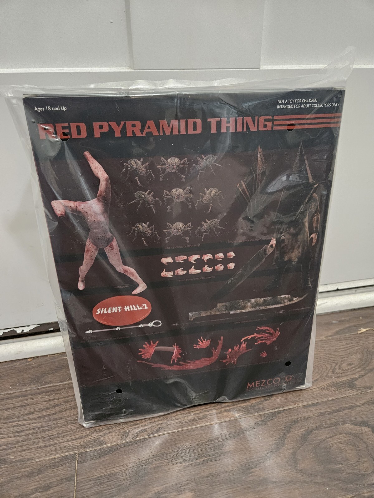Mezco ONE:12 Collective Silent Hill 2 Red Pyramid Head Thing Action ...