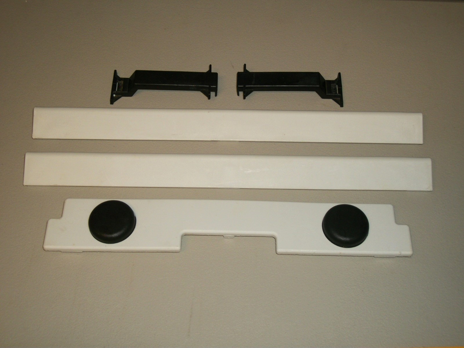 Peg Perego THOMAS the Train Ride On Caboose BUFFERS w/BRACKETS ...