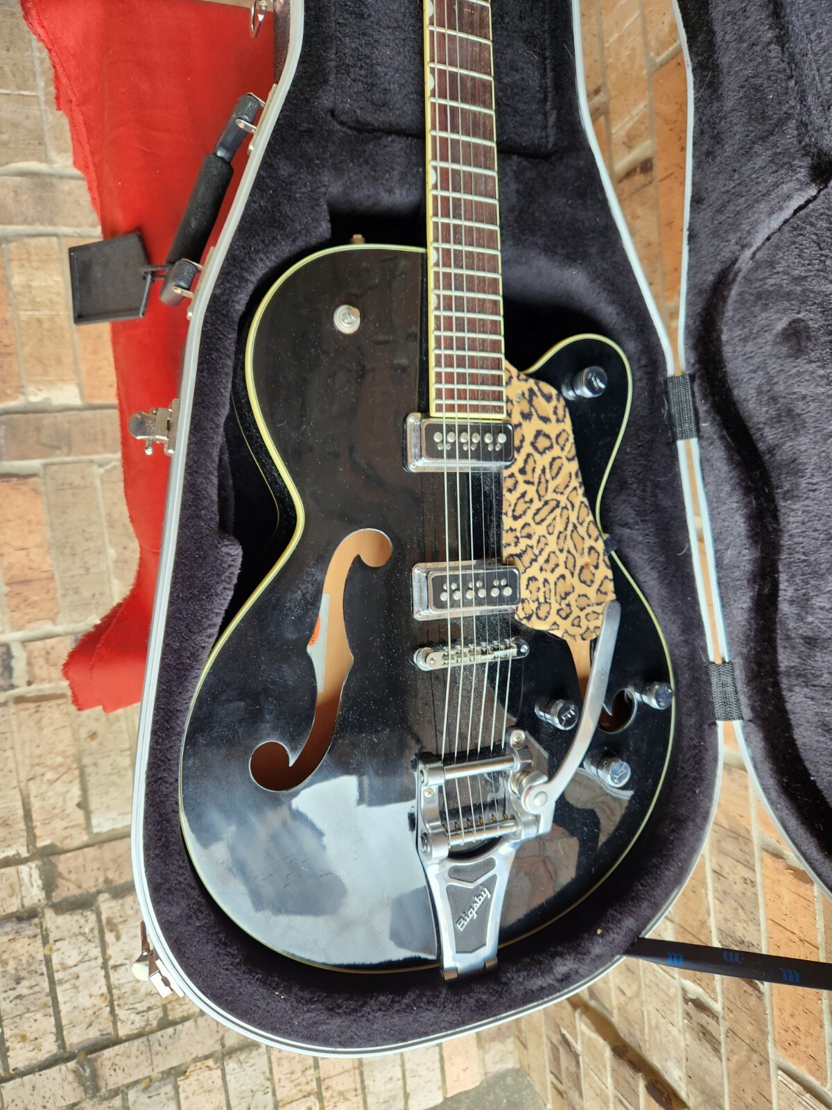 Gretsch G5125 Electromatic Black W/Bigsby Has Unique Cheetah Pickguard ...