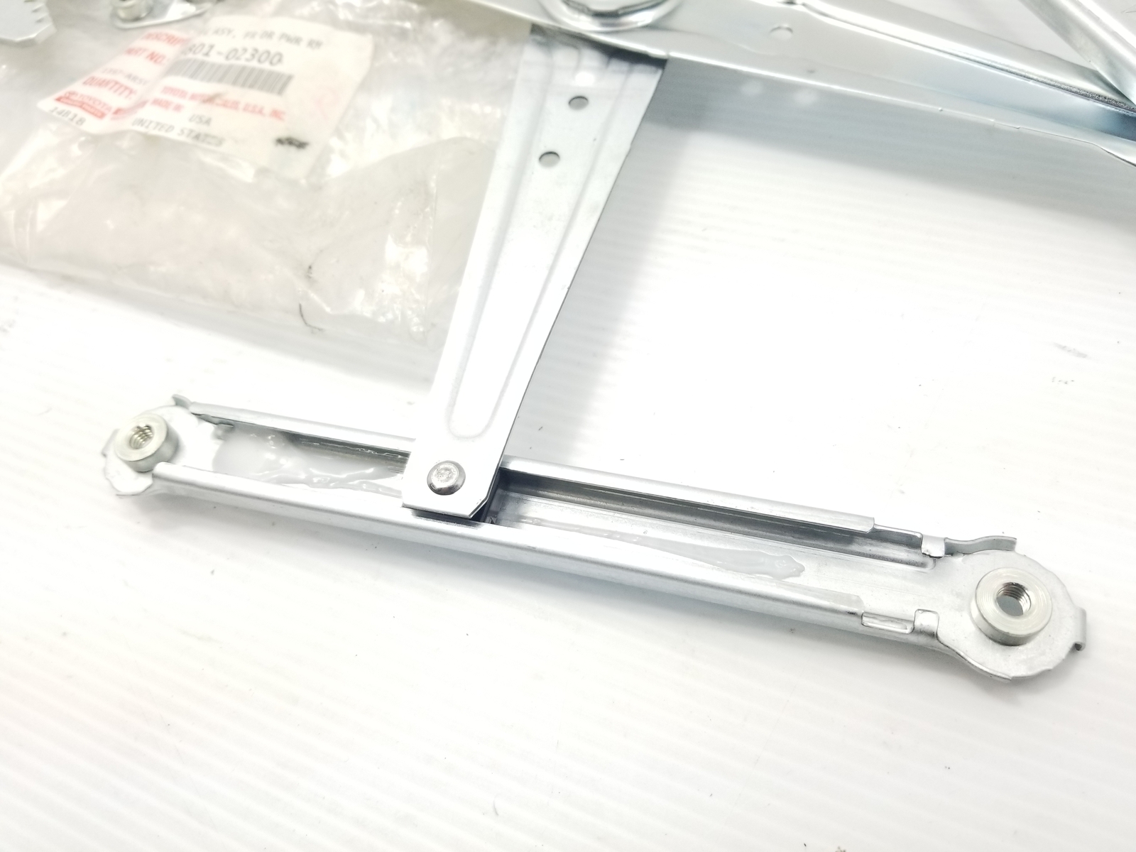 Genuine OEM Toyota 69801-02300 Frt RH Window Regulator Corolla ...