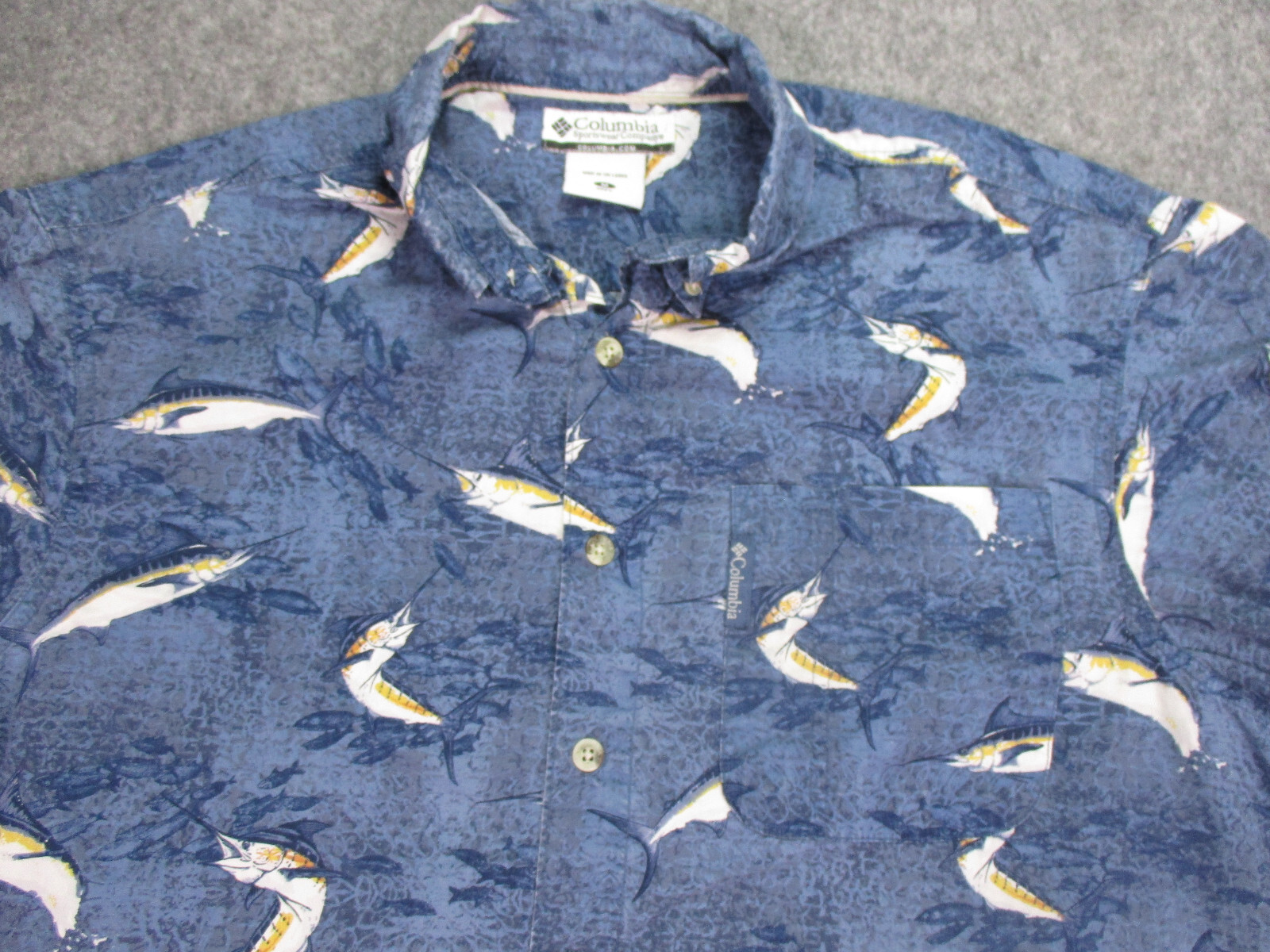 Columbia Mens Shirt Medium Blue All Over Print Fish Button Up Marlin ...