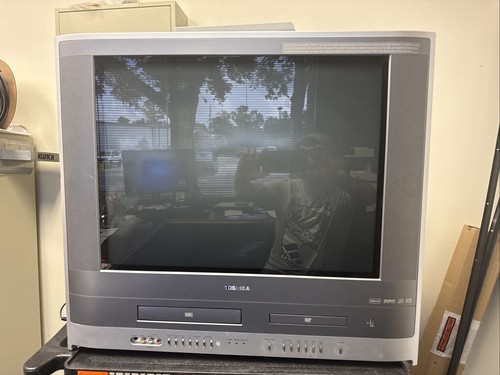 TOSHIBA 20" Flat CRT TV DVD VCR VHS Combo Retro Gaming MW20FM1 DVD ...