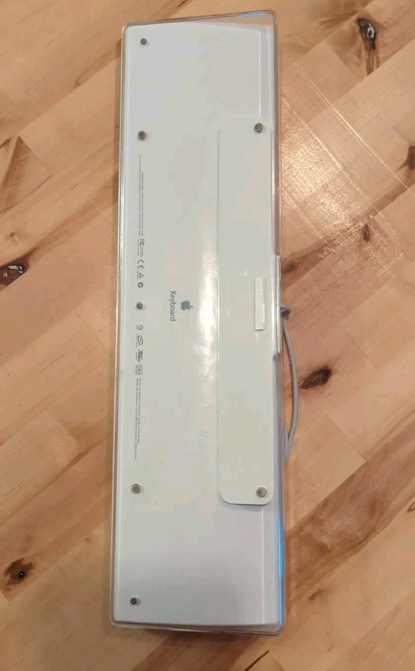 Genuine Apple Mac A1048 White Wired Full Size Keyboard English w/ 2 USB ...