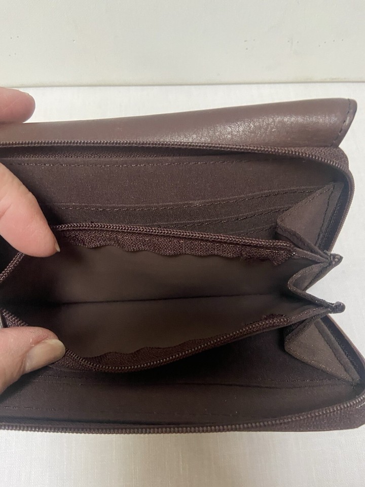Wilsons Wms Leather Wallet Trifold Brown Pen ID CC Check Book Slots ...