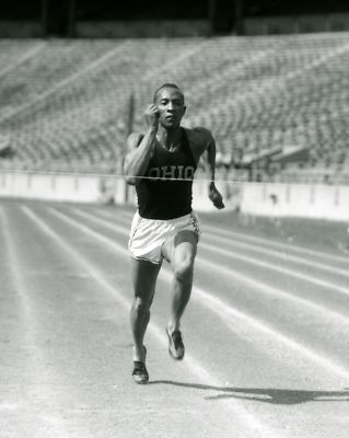 GLOSSY PHOTO PICTURE 8x10 1936 Ohio State Jesse Owens Running | eBay