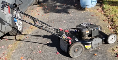 SELF PROPELLED Craftsman lawn mower with Briggs & Stratton 700 series ...