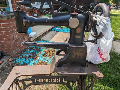 Sewing Machines - Singer 29-4