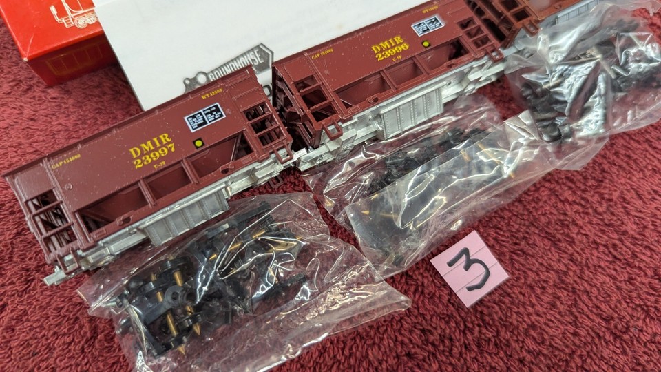 ROUNDHOUSE HO SCALE DM&IR ORE CAR THREE PACK DIFF. NUMBERS DULUTH ...