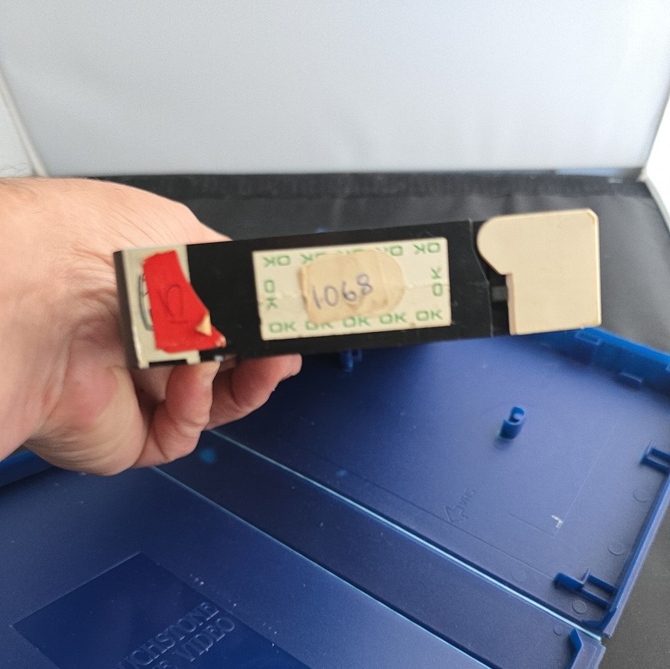 Stakeout Richard Dreyfuss Emilio Estevez VHS Video EX-Rental Big Box ...