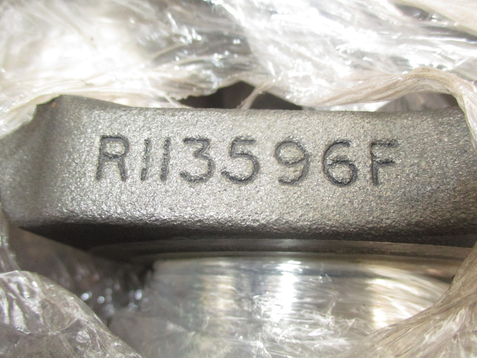 2002 John Deere 6420 diesel tractor crankshaft std.RE113596 RE504638 ...