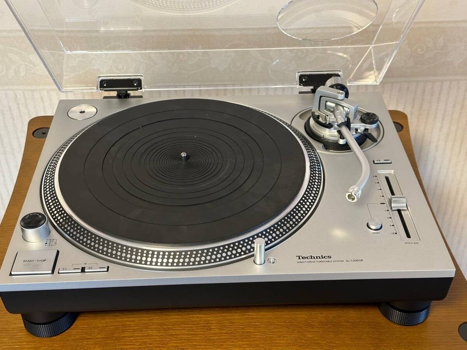 Technics SL-1200GR Silver Direct Drive Turntable System Record Player ...