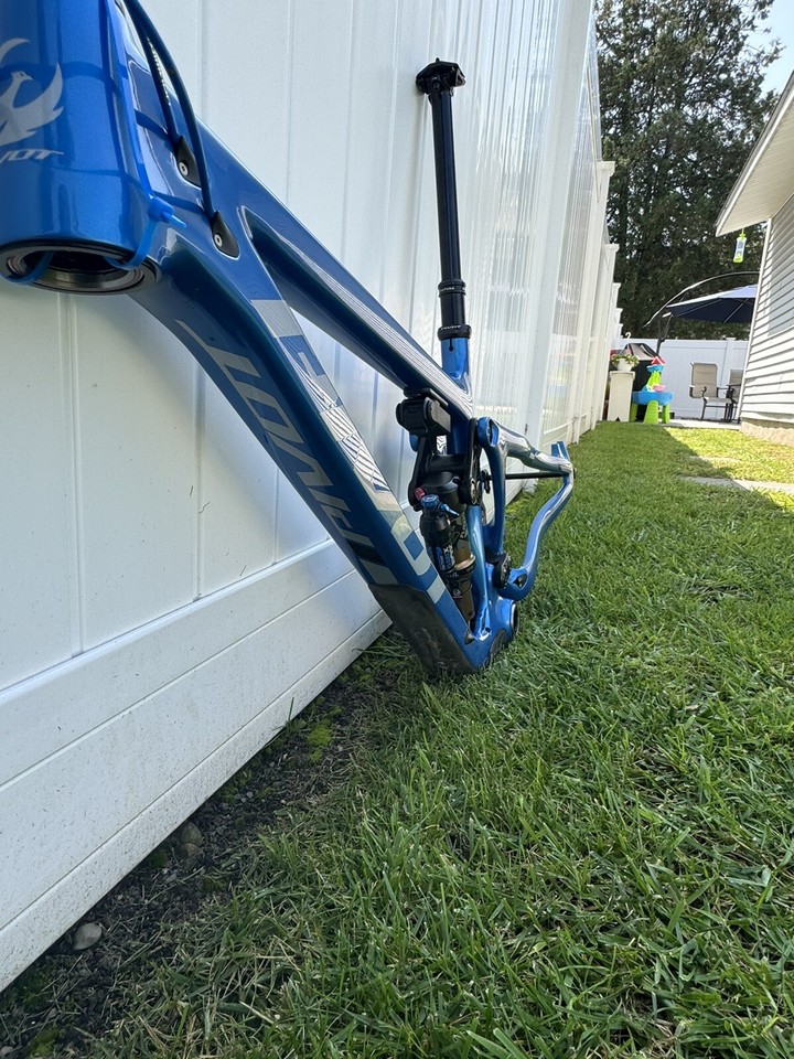 Pivot Switchblade Medium Frame 2022 | eBay