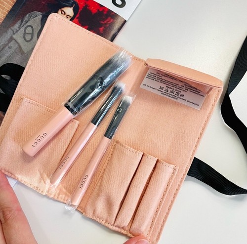 Gucci 3pc Travel Brush Set With Pouch | eBay
