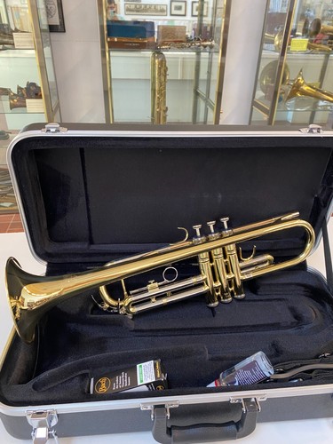 Mint Open Box King KTR201 Student Trumpet; with Case, Mouthpiece, Care ...