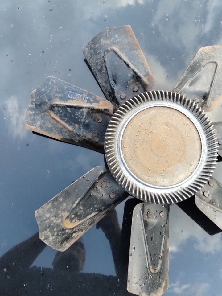 7 Blade Clutch Fan 18.5" Diameter Part #2863216 Mopar Chrysler Dodge ...