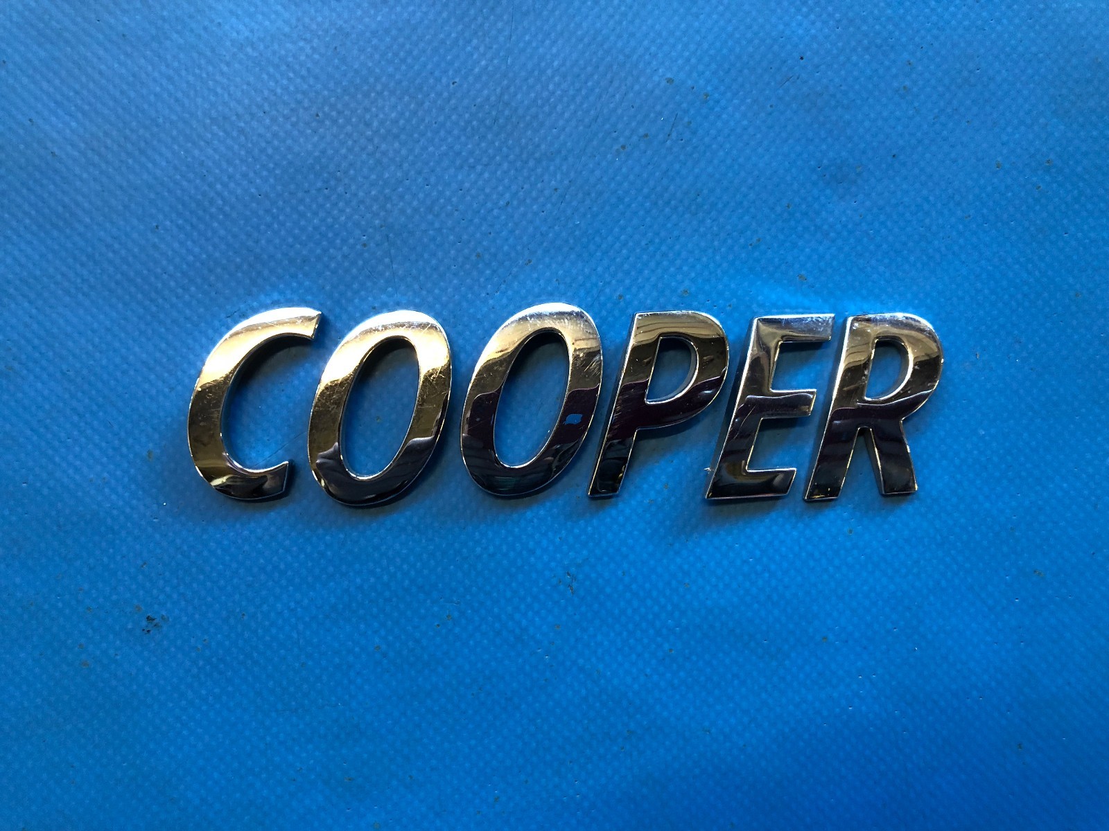 BMW Mini Cooper Tailgate Badge (Part #: 51142755617) R50/R55/R56 2001 ...