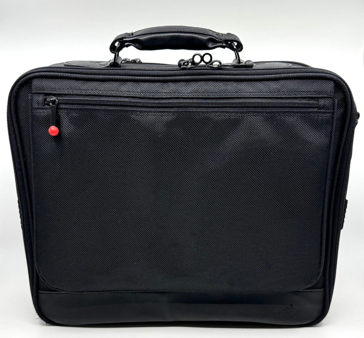 Vintage IBM Thinkpad 16” Laptop Black Nylon Carrying Case Vintage IBM Thinkpad 16” Laptop Black Nylon Carrying Case