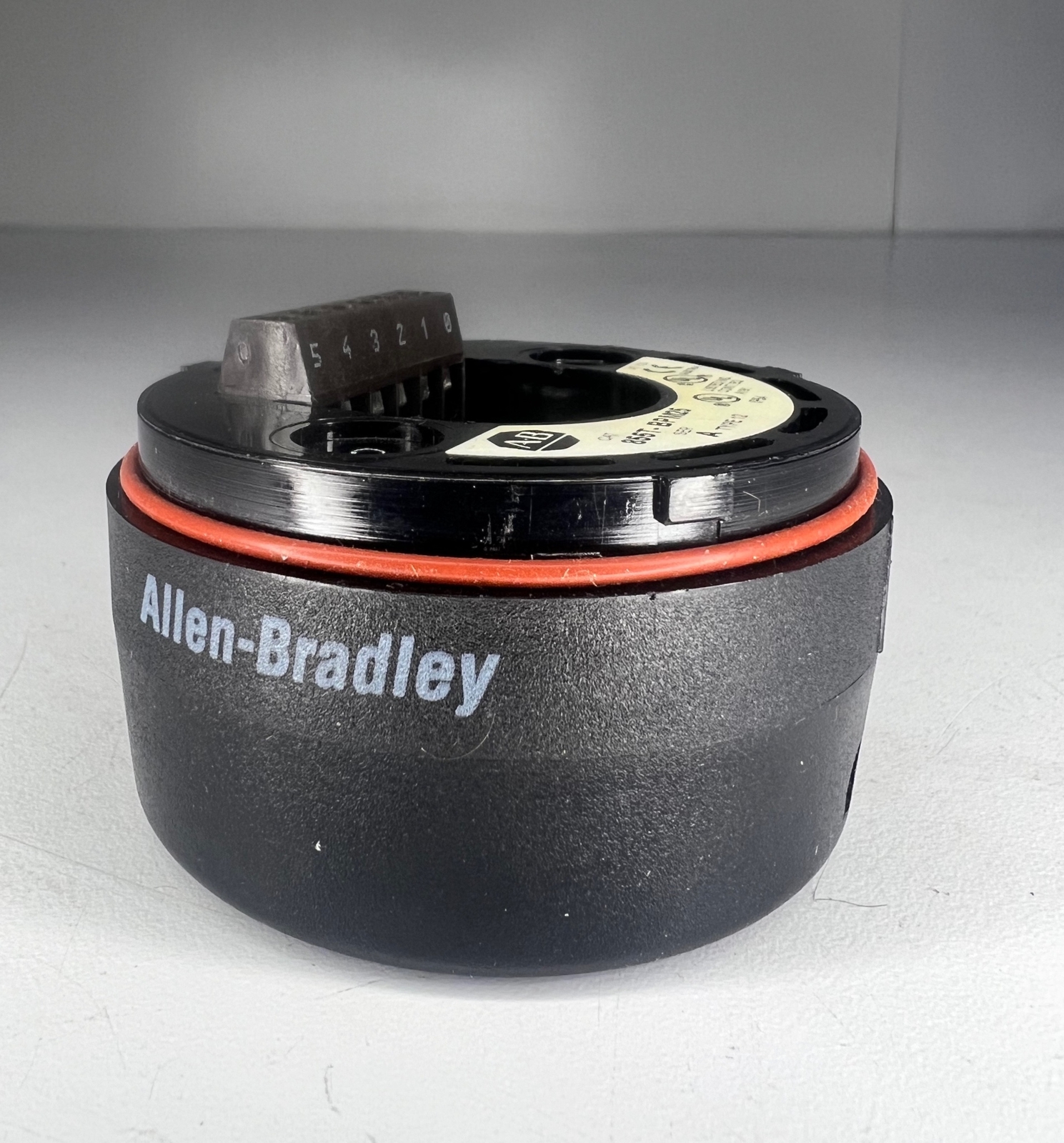 ONE (1) ALLEN BRADLEY Stack Light Mounting Base 855T-BPM25 250V (New ...