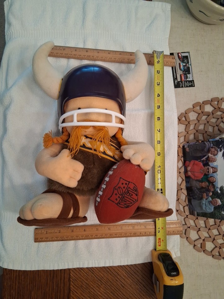 1983 VINTAGE MN Vikings RAGNAR mascot TUDOR GAMES 14X10" UNIQUE Plusch ...