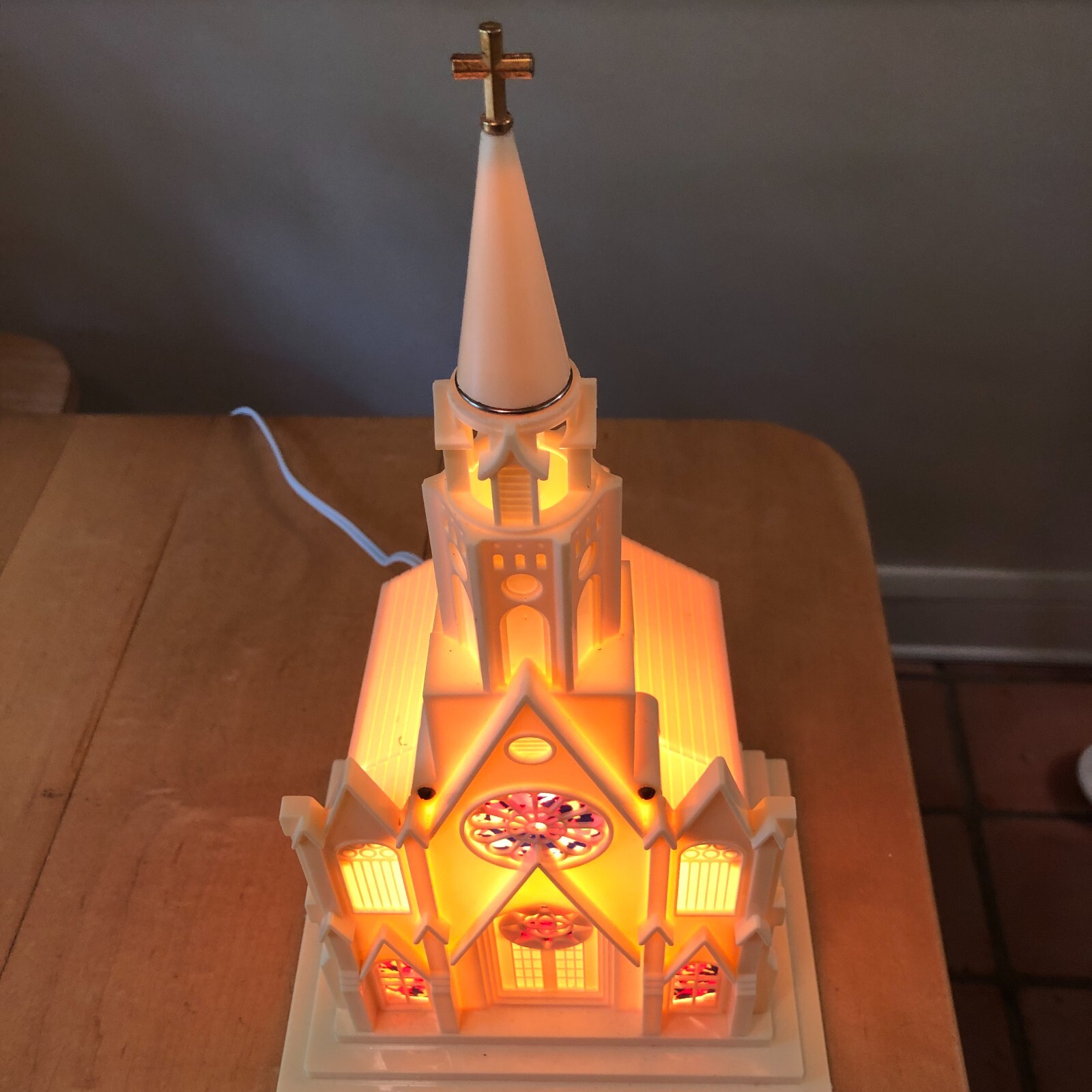 Raylite Electric Corp. Vintage Musical Church Lights up & Plays Silent ...