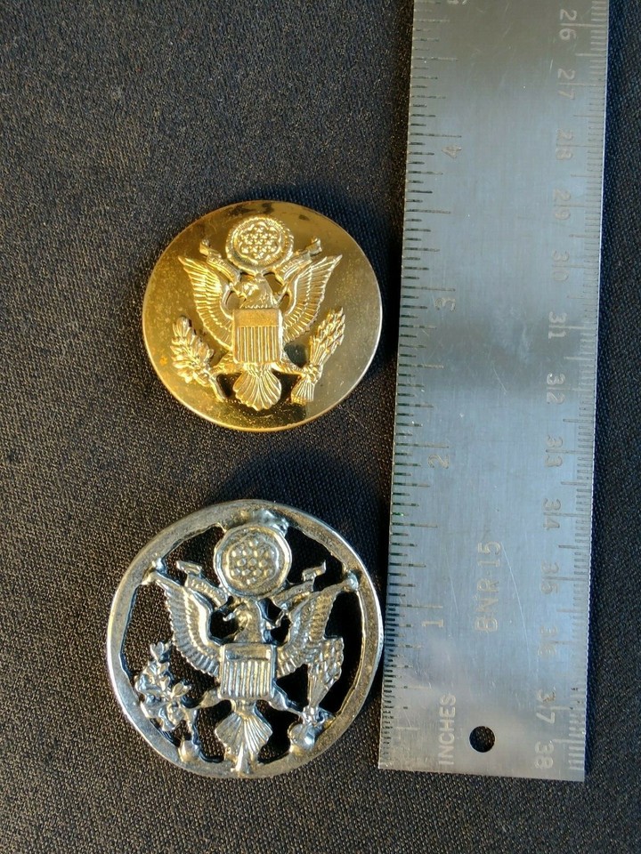 VINTAGE ARMY EAGLE PIN AND EAGLE CREST BADGE (2) - WWII ORIGINAL PIC ...