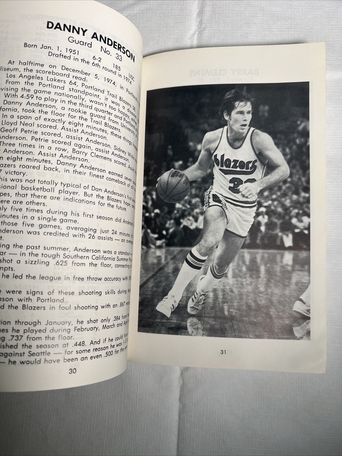 1975-1976 PORTLAND TRAIL BLAZERS NBA Media Guide BILL WALTON Vintage ...