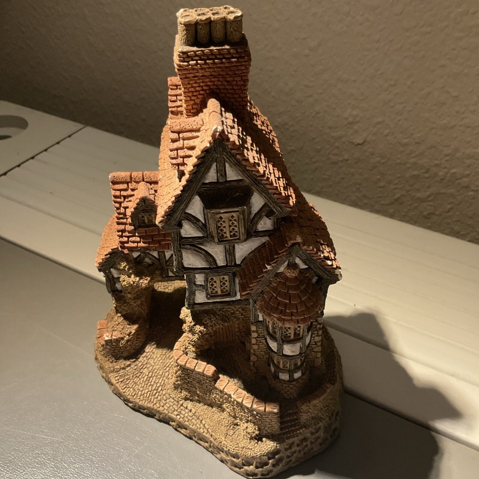 David Winter Cottages "Squire's Hall" 1985 Hand made painted Great ...