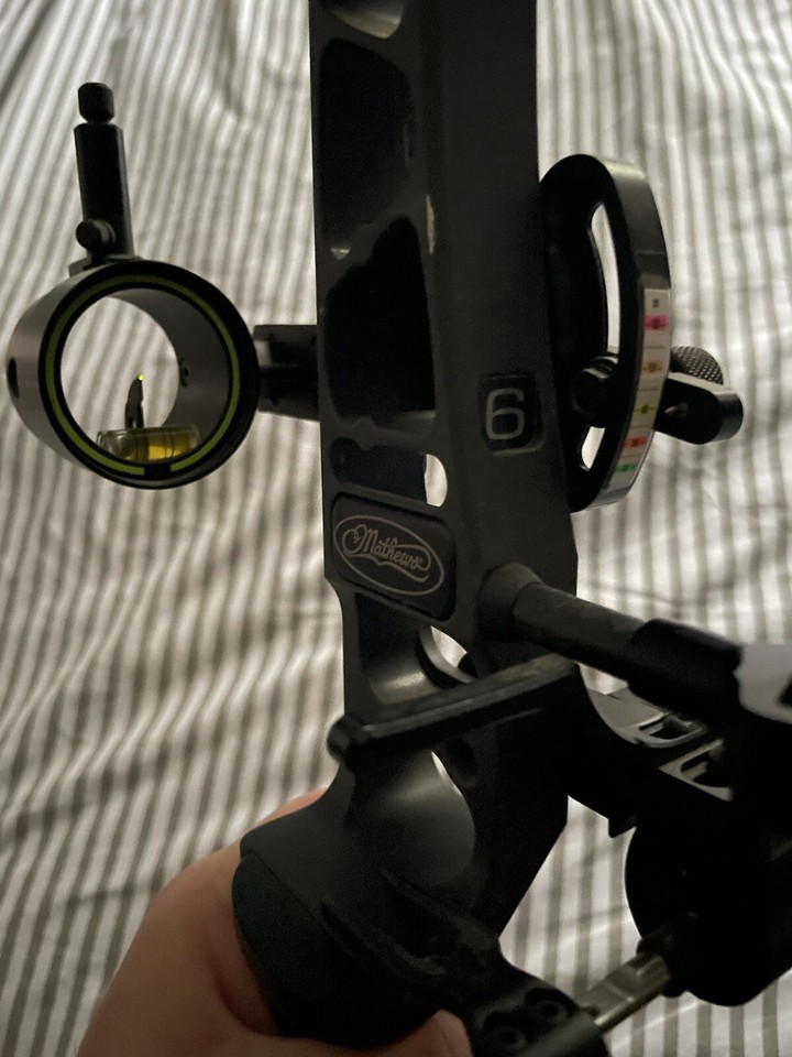 Mathews Halon 32 Bow & Accessories | eBay