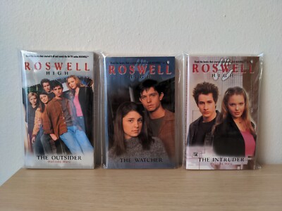 Roswell High Melinda Metz Book LOT #1 Outsider #4 The Watcher #5 ...