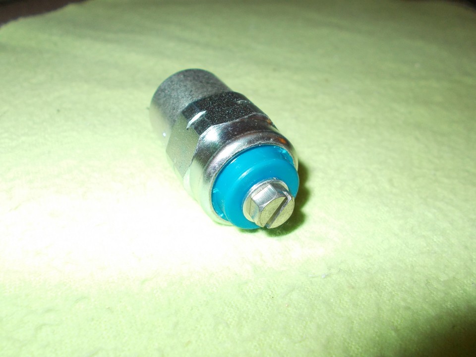 Ford New Holland 83981012 E8NN9D278AA Fuel Stop Shut Off Solenoid 12V ...