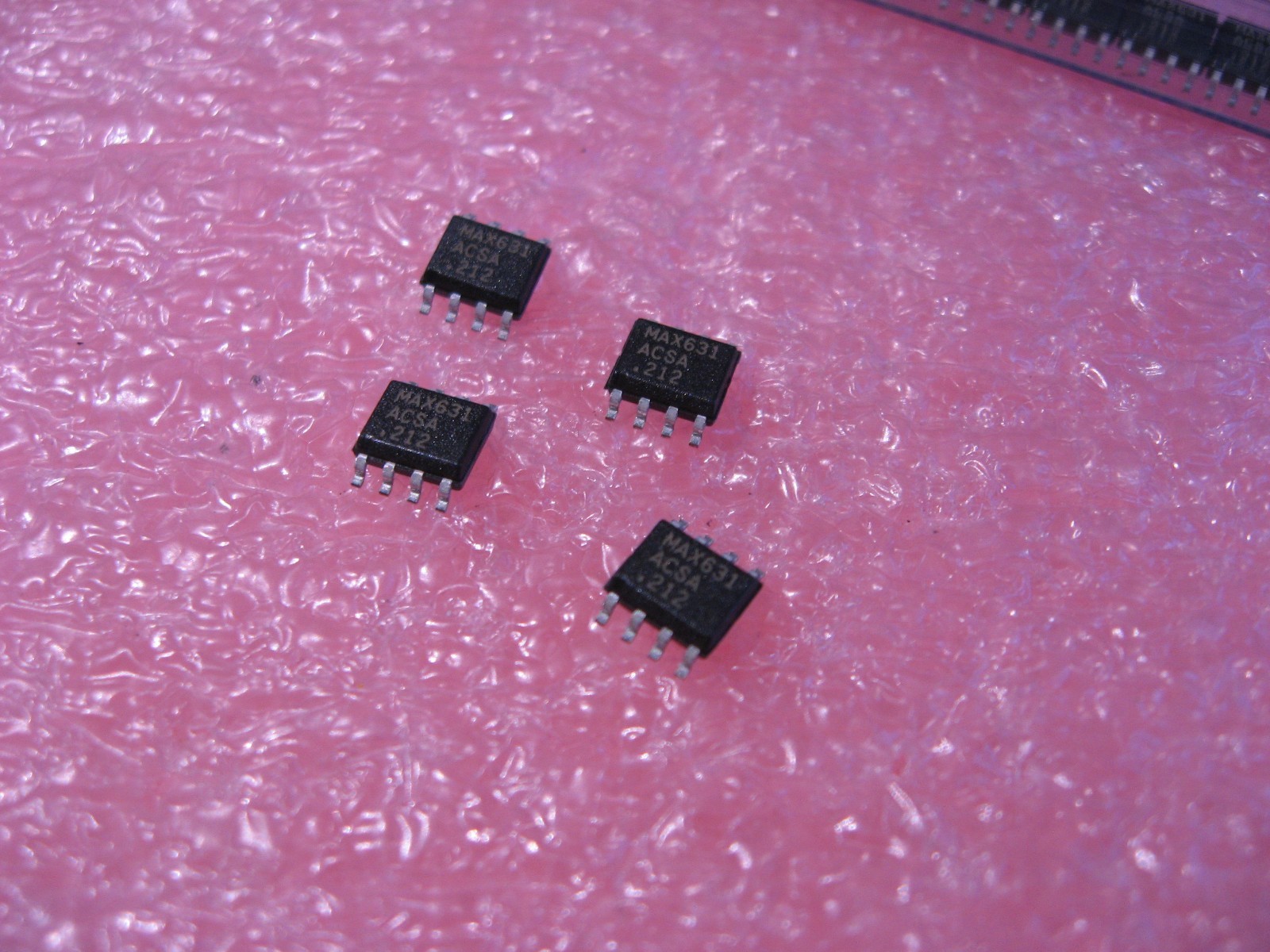 MAX631ACSA Maxim CMOS Step-up Switching Regulator IC SMT SO8 Narrow ...