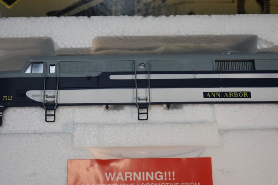 Proto 2000 8317 HO Scale ALCO FA2 Diesel Locomotive Ann Arbor AA #52 ...