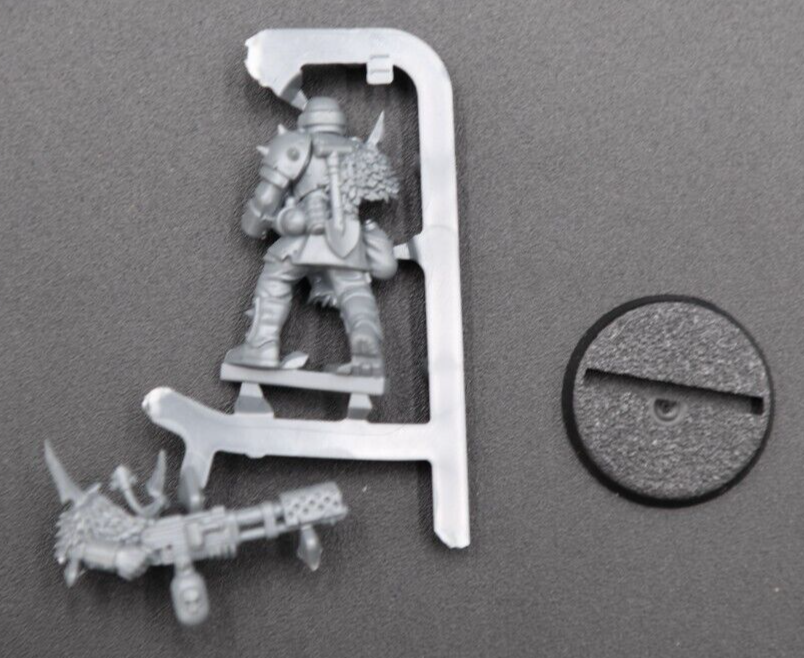 Warhammer 40k Chaos Space Marine Traitor Guardsman w/Flamer | eBay