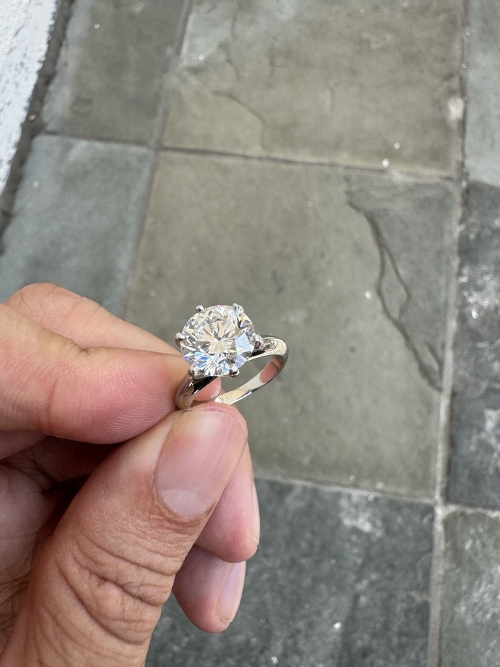 Tiffany & Co 3.24ct G VS1 Round Diamond Solitaire Engagement Ring 200k ...