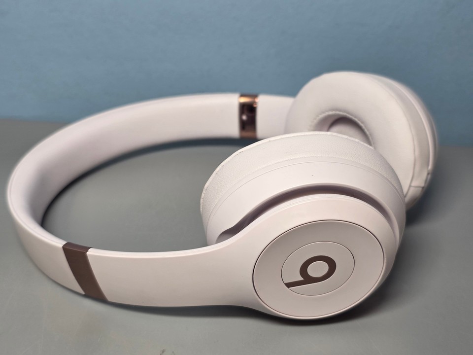 Beats Solo 4 True Wireless On-Ear Headphones - Cloud Pink -Headset Only ...
