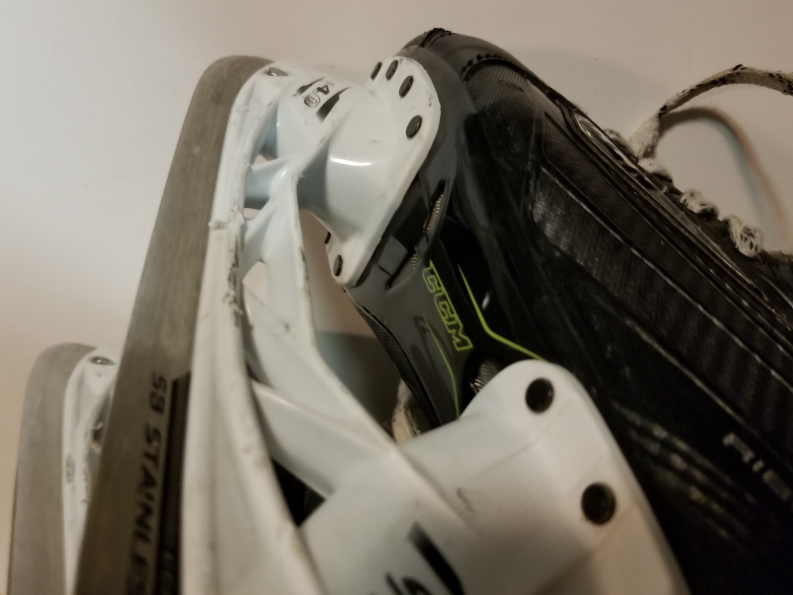 CCM 44k Pumps Size 4.5 D Robert Morris University Game Used Ice Hockey ...