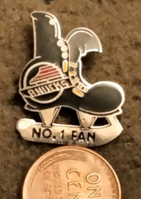 Vancouver Canucks lapel pin No. 1 Fan hockey ice skate NHL | eBay