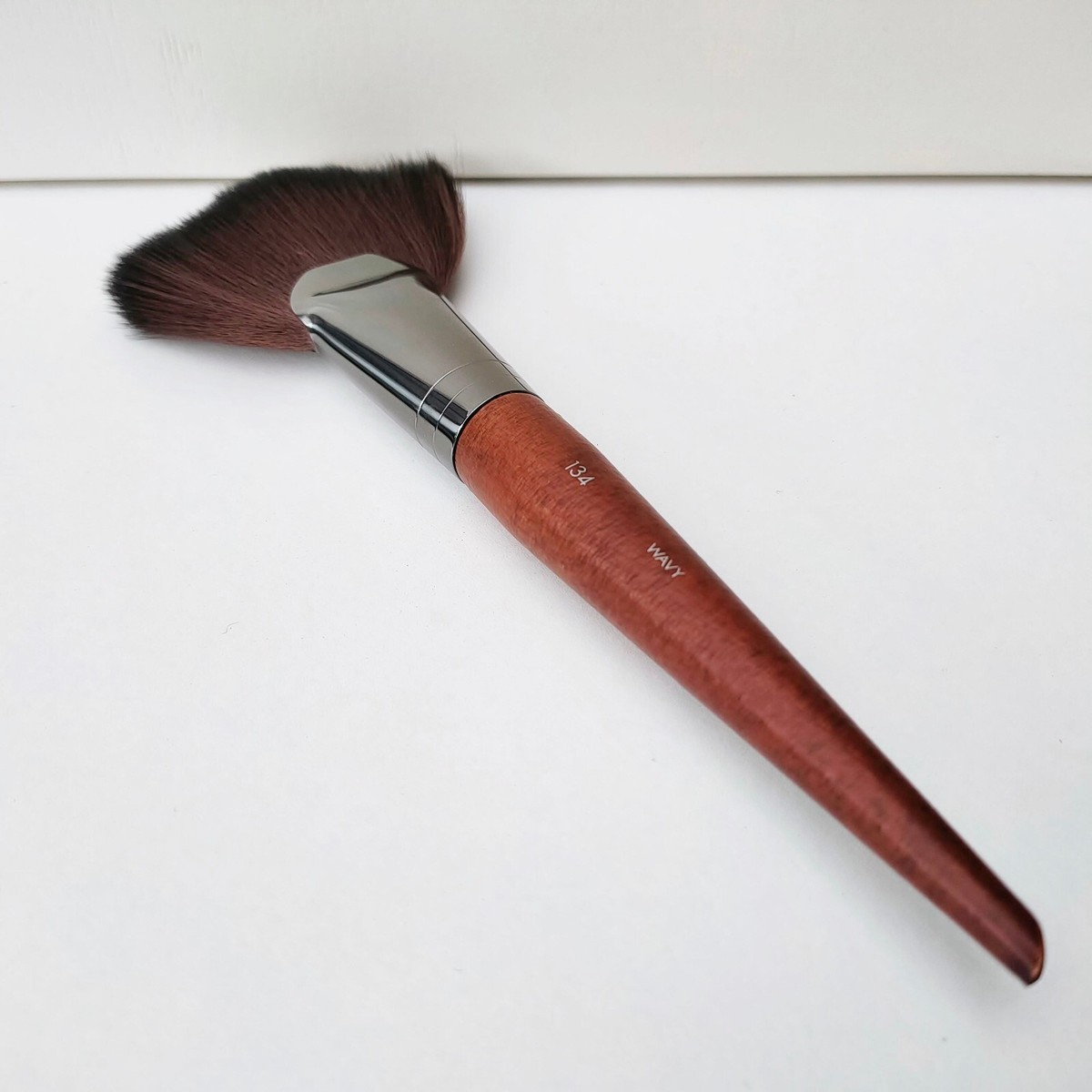 Makeup Forever 134 Large Powder Fan Brush | Saubhaya Makeup