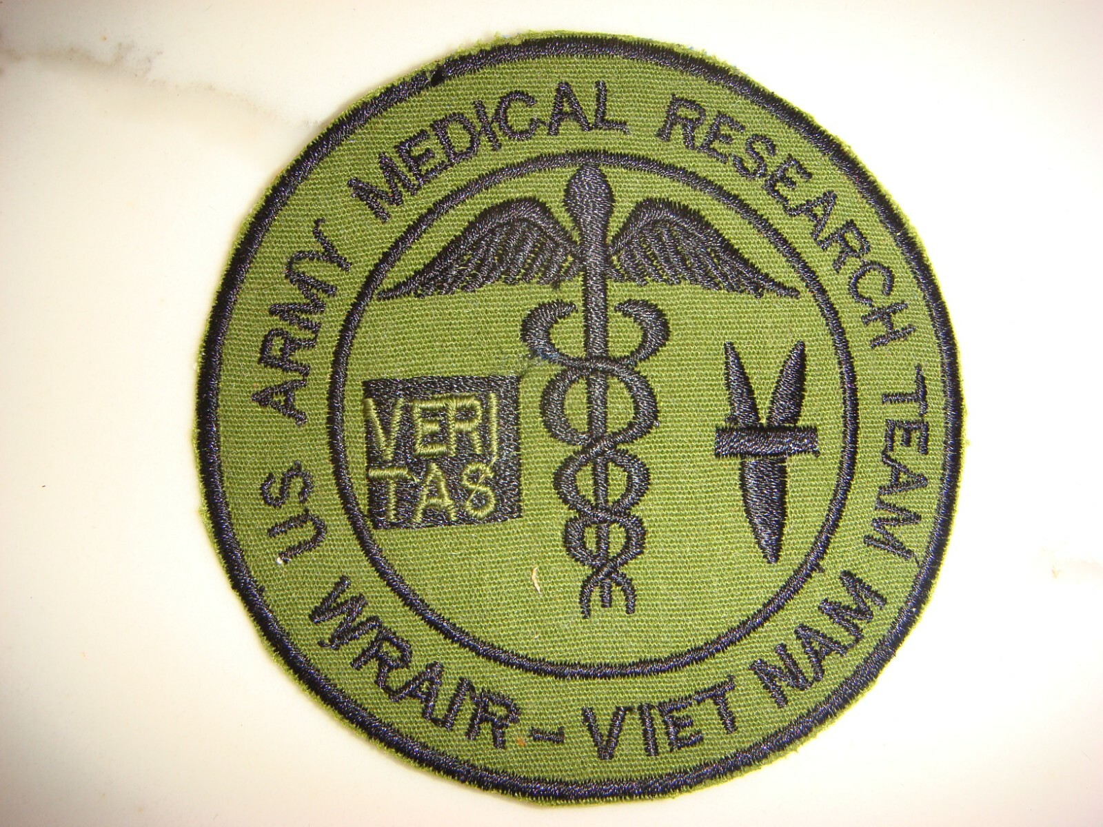 US ARMY INSTITUTE OF RESEARCH WRAIR "VERITAS", VIETNAM WAR PATCH | eBay
