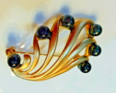 Vintage Art Nouveau Golden Wave-swept "Seaweed" Pin w/Onyx Berries ...