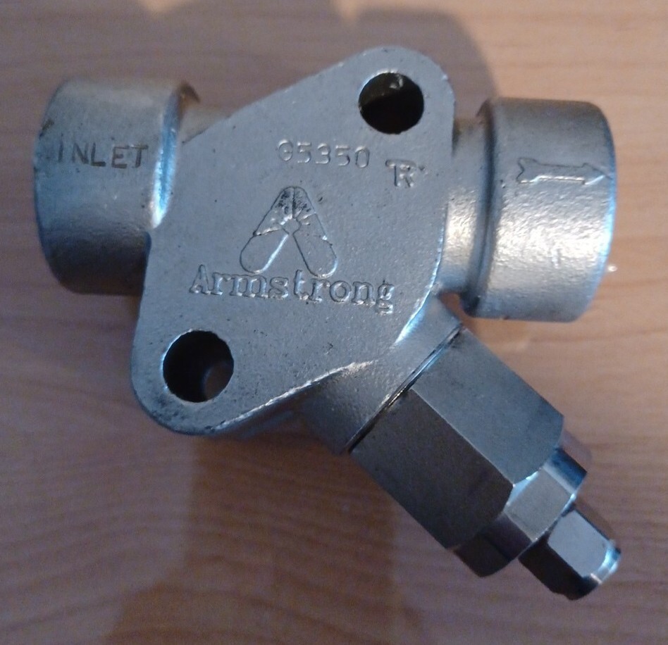 Armstrong D3541 Stainless Strainer Connector is2 Left To Right 1/2 NPT ...