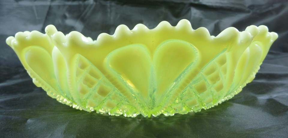 ANTIQUE ESTATE DAVIDSON PEARLINE VASELINE GLASS BOWL WILLIAM & MARY ST ...