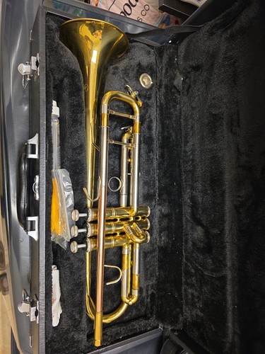 Bb Trumpet with Engraved Bell – Hard Case Included | eBay