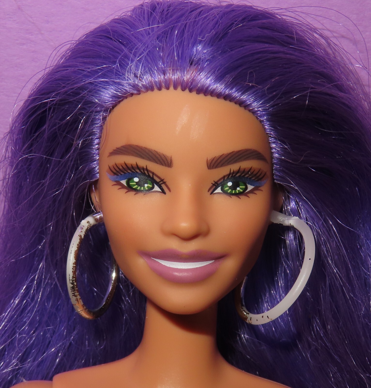 Barbie Extra 2021 Vanity Playset Doll GYJ70 Articulated Purple Hair ...